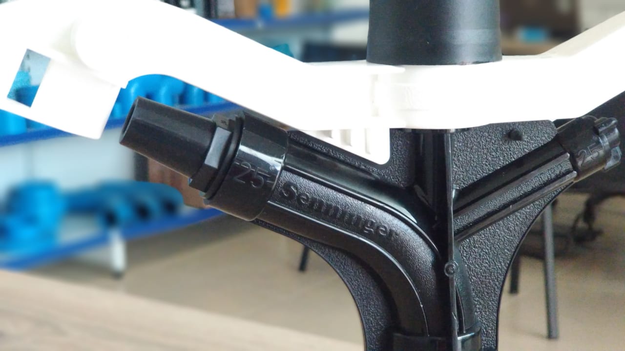 Aspersor 8025 Mini-Canhão Plástico Senninger Raio de 20 à 29 metros de ...